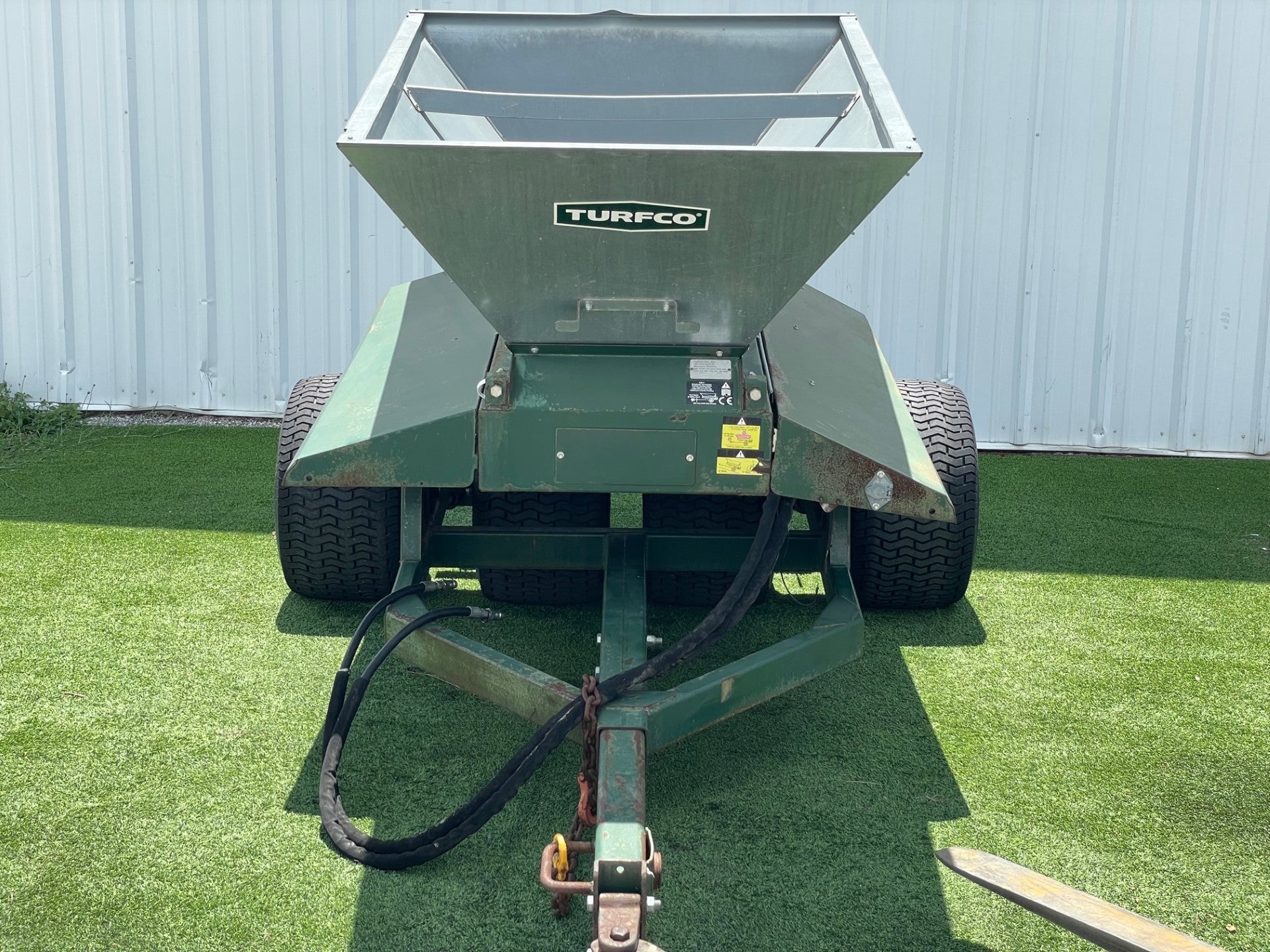 Used Top Dressers & Spreaders | Global Turf Equipment